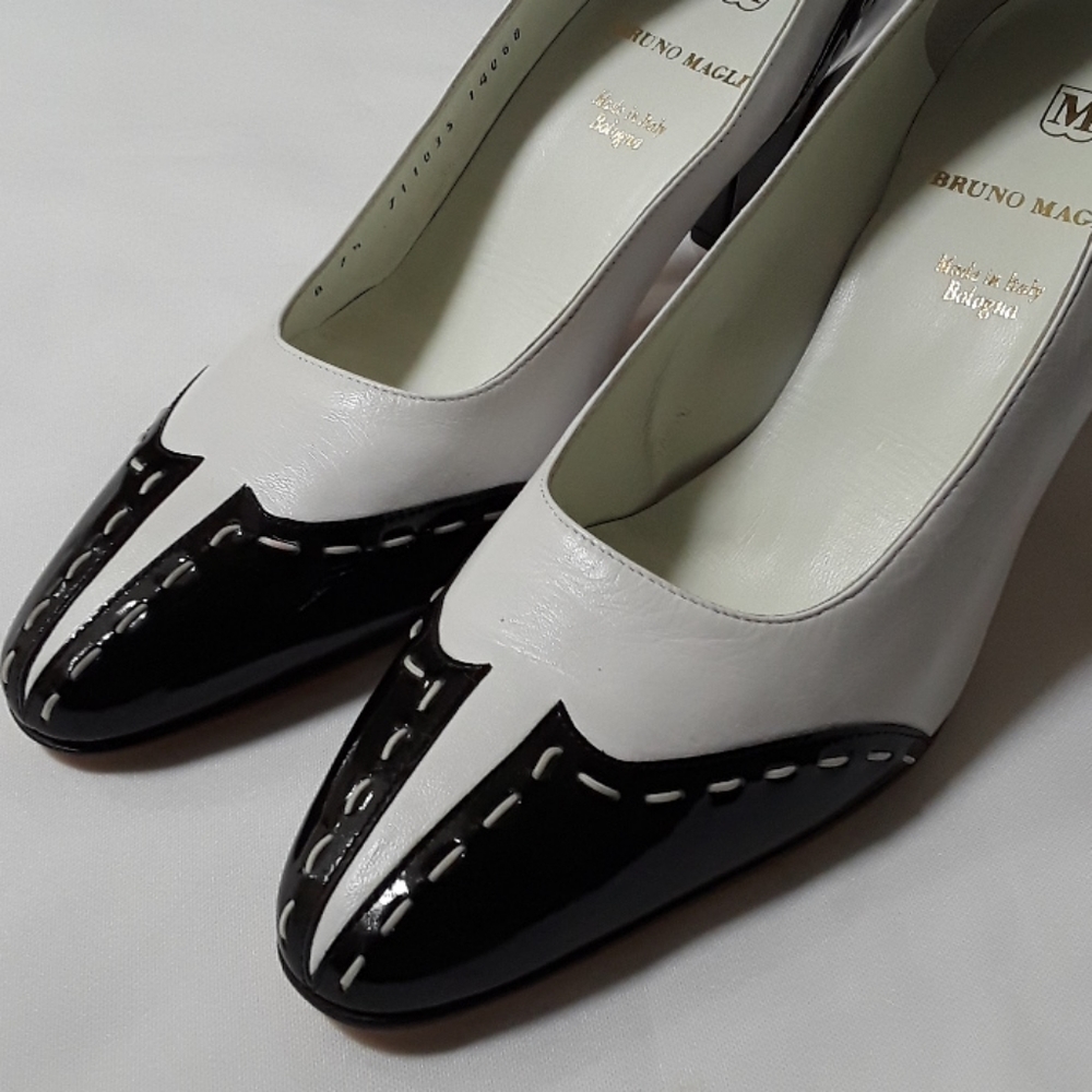 Bruno Magli Spectator Pumps - Gem